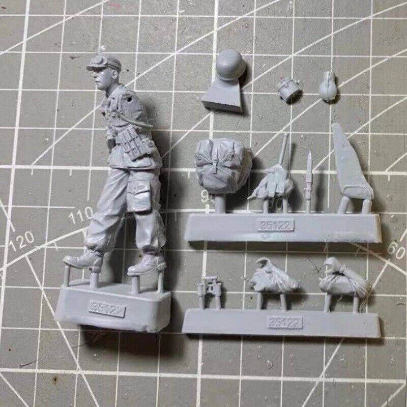 1/35 Resin Model Kit German Soldier Fallschirmjager WW2 Unpainted ...